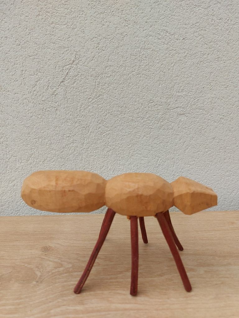 Formiga M - Mestre Luiz Benício - Imaterial Artesanato Brasileiro