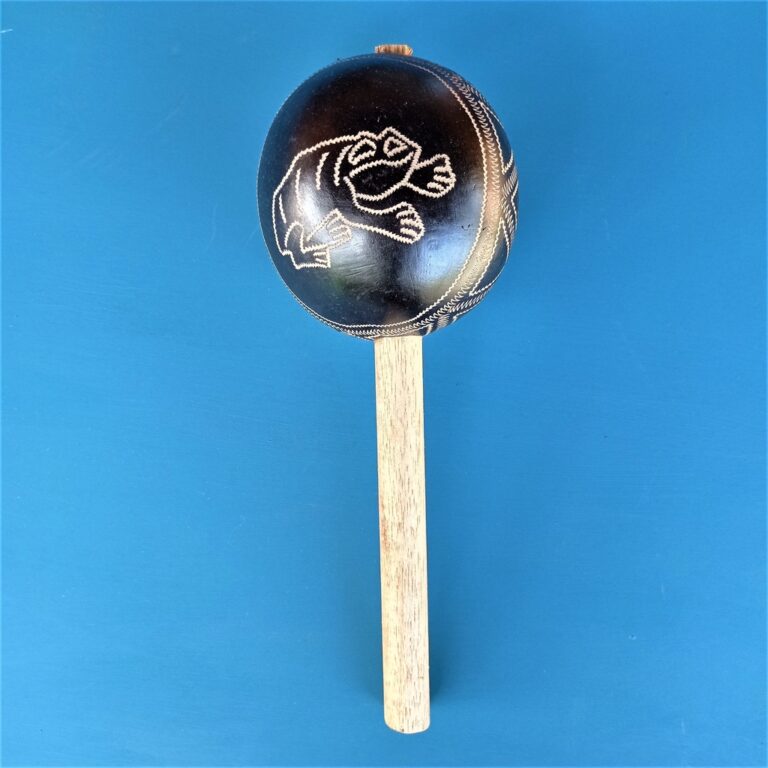 Maracá Indígenas Etnia Ticuna - Preto - Imaterial Artesanato Brasileiro