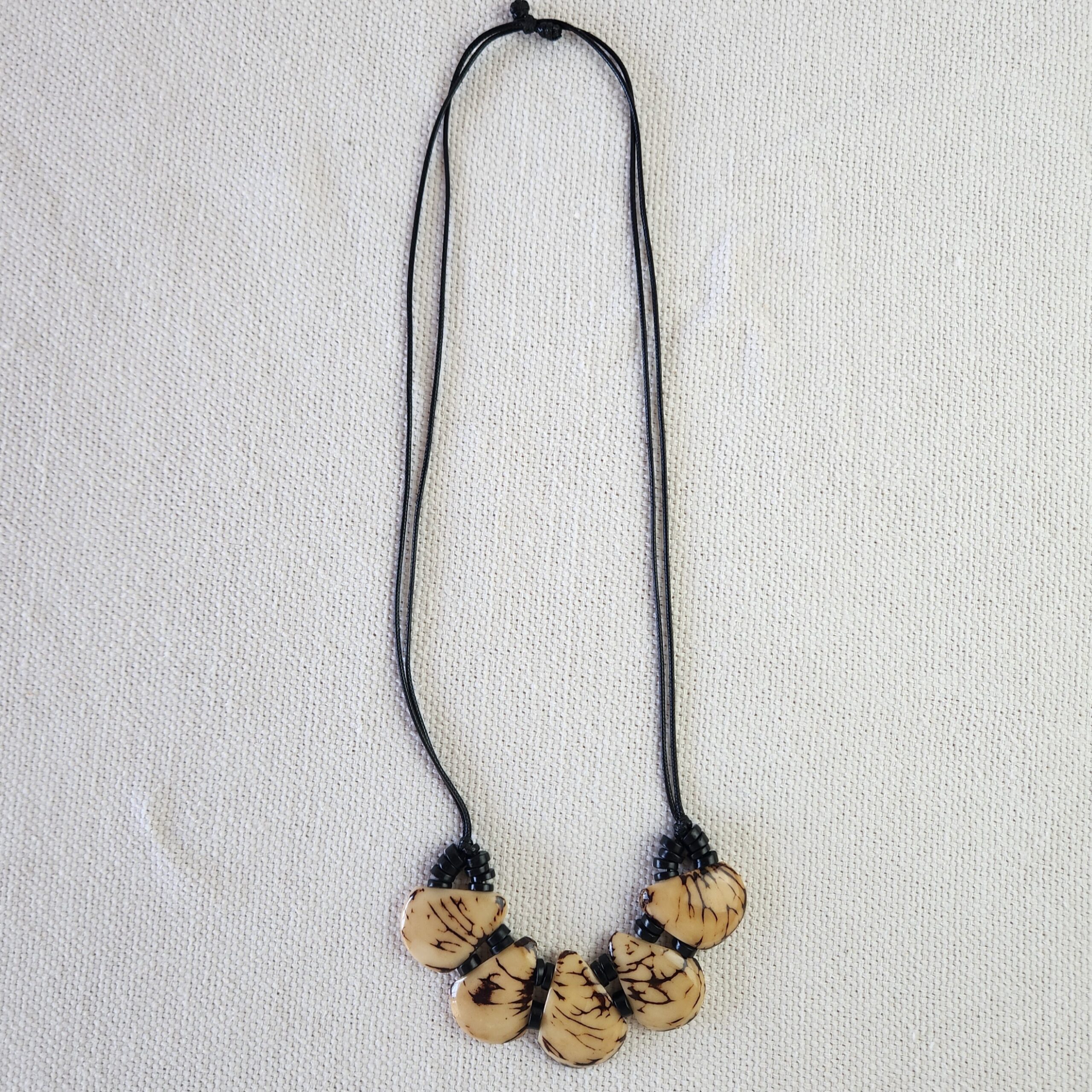 Colar de Coco Gotas - Marfim - Imaterial Artesanato Brasileiro