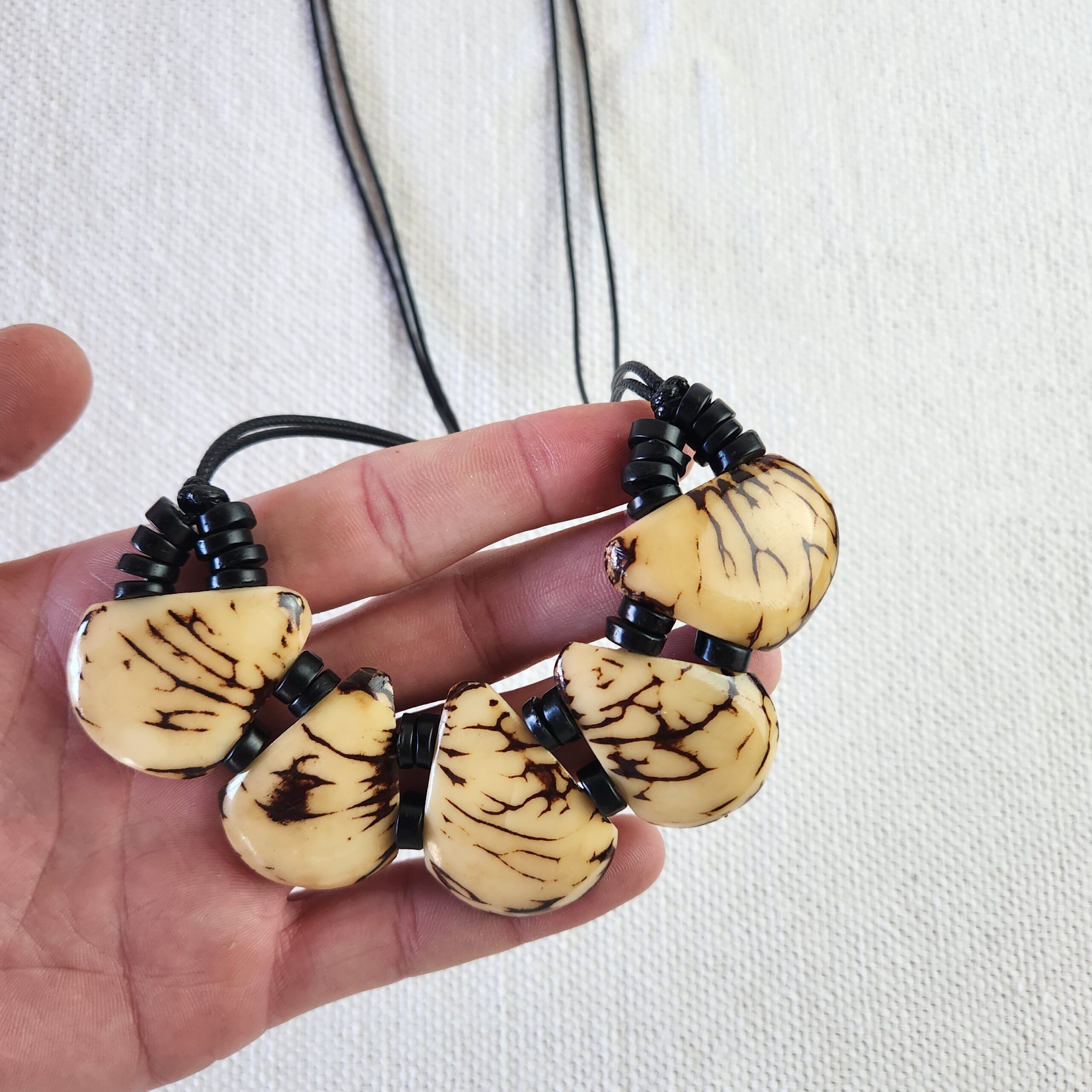 Colar de Coco Gotas - Marfim - Imaterial Artesanato Brasileiro