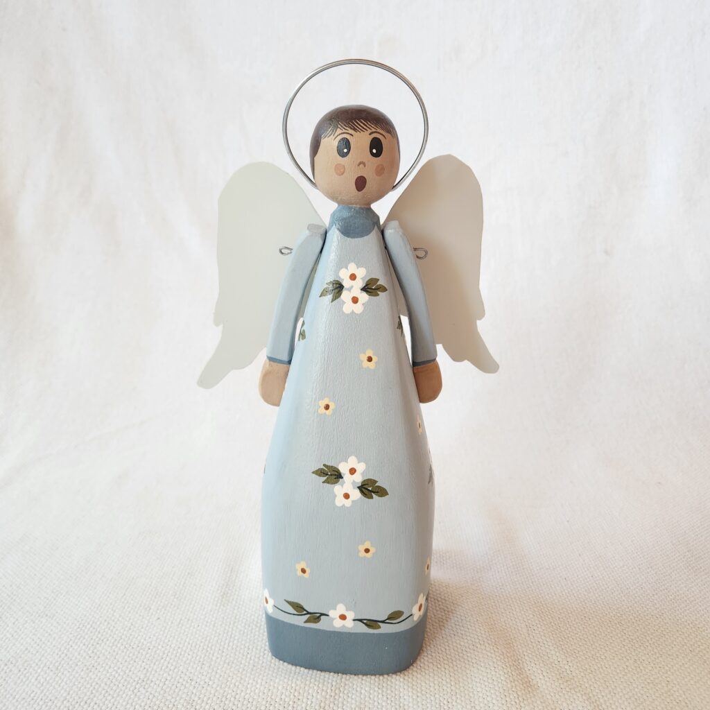 Escultura Anjo de Madeira Azul Claro (P) - Imaterial Artesanato Brasileiro