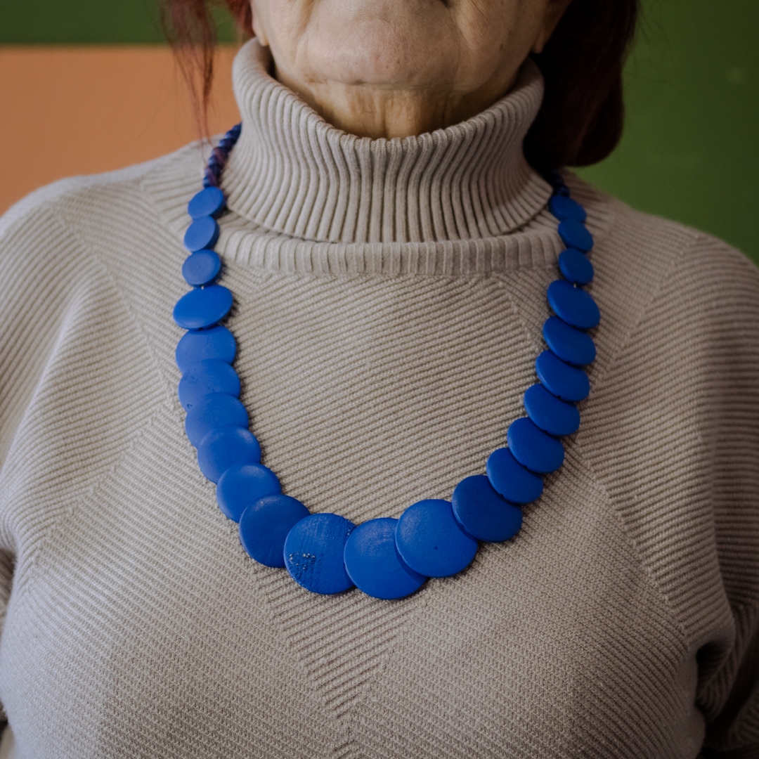 Colar de Madeira - Azul Escuro - Imaterial Artesanato Brasileiro